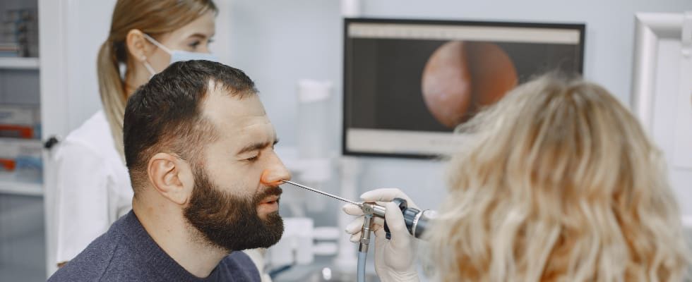 Nasolaringoscopia: información y especialistas - Doctoralia